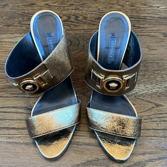 Versace | Shoes | Versace Metallic Gold Medusa Open Toe Sandal Size 4 9 ...